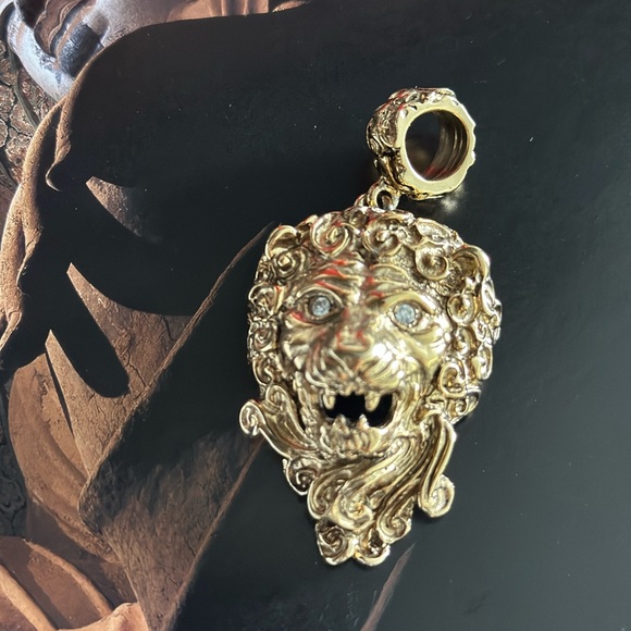 e.pearl | Jewelry | Vtg Epearl Gold Lion Pendant | Poshmark